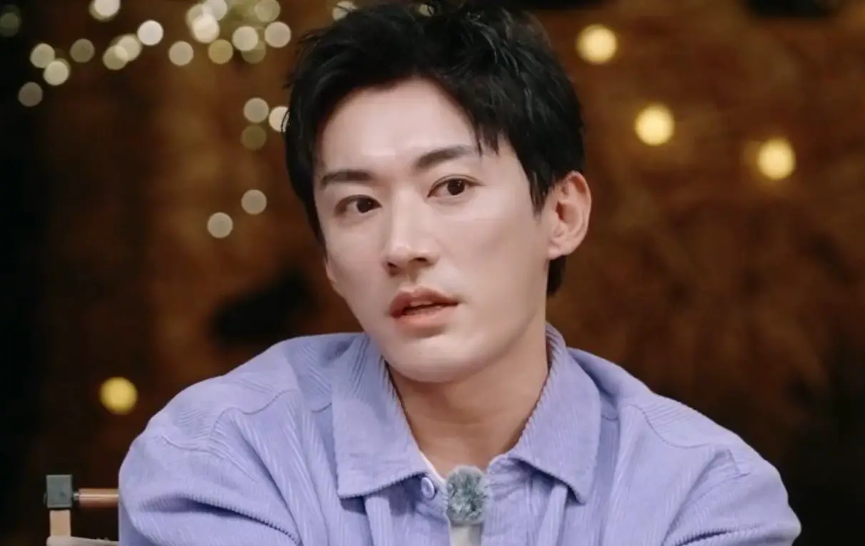 Liu Xueyi Talks About How His Mum’s Illness Changed His Outlook on Material Things - DramaPanda